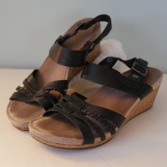 Clarks | Shoes | Clarks Wedge Sandals Size 75 | Poshmark